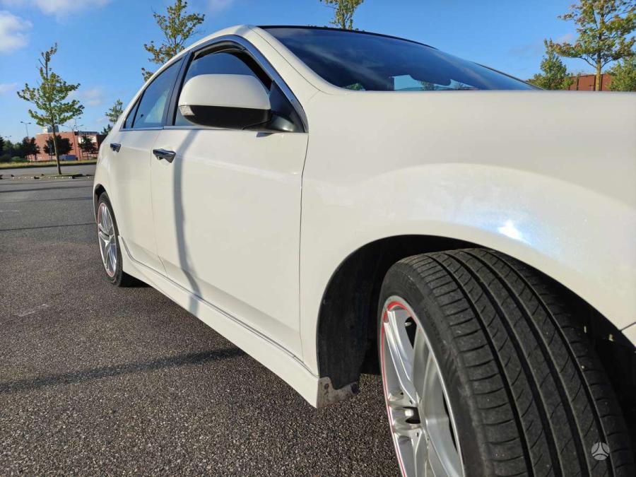 White Honda Accord 2011 in Klaipeda, with an engine capacity of 2.20 L and mileage of 307 thousand km for 6300 €, photo 8 on AUTOMOTO.COM.LV