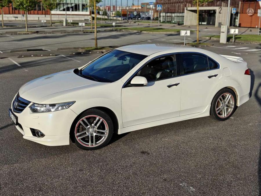 White Honda Accord 2011 in Klaipeda, with an engine capacity of 2.20 L and mileage of 307 thousand km for 6300 €, photo 11 on AUTOMOTO.COM.LV