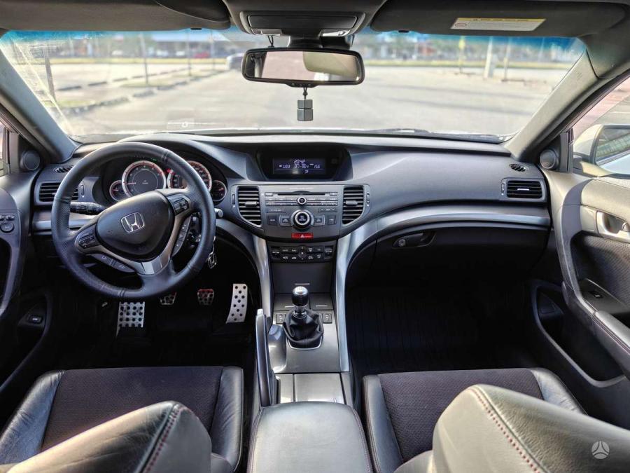 White Honda Accord 2011 in Klaipeda, with an engine capacity of 2.20 L and mileage of 307 thousand km for 6300 €, photo 14 on AUTOMOTO.COM.LV