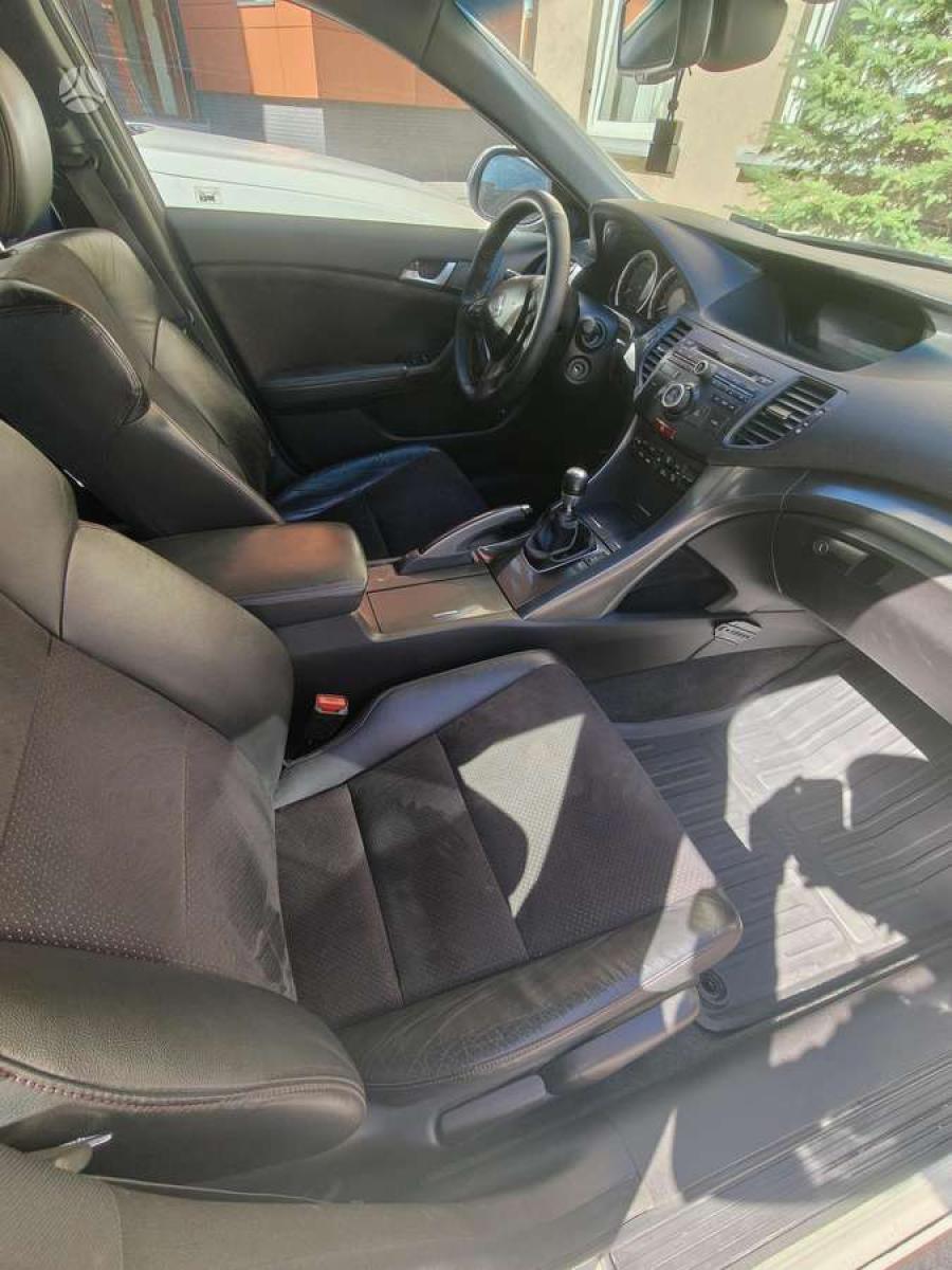 White Honda Accord 2011 in Klaipeda, with an engine capacity of 2.20 L and mileage of 307 thousand km for 6300 €, photo 18 on AUTOMOTO.COM.LV