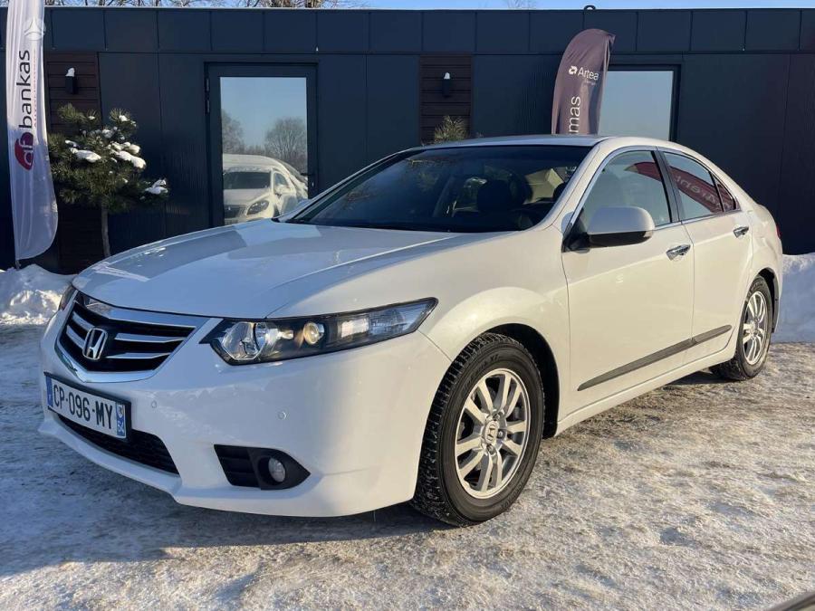 Balts Honda Accord 2013 Tauragė, ar dzinēja tilpumu 2.20 L un nobraukumu 175 tūkst. km par 5500 €, foto 1 vietnē AUTOMOTO.COM.LV