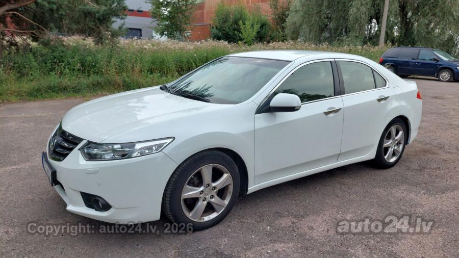 Белый Хонда Аккорд 2013 в Таллин, объемом двигателя 2.00 л и пробегом 137 тыс. км за 7500 €, фото 3 на AUTOMOTO.COM.LV