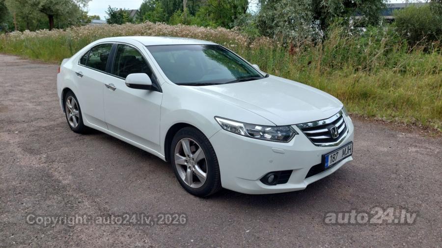 Белый Хонда Аккорд 2013 в Таллин, объемом двигателя 2.00 л и пробегом 137 тыс. км за 7500 €, фото 7 на AUTOMOTO.COM.LV
