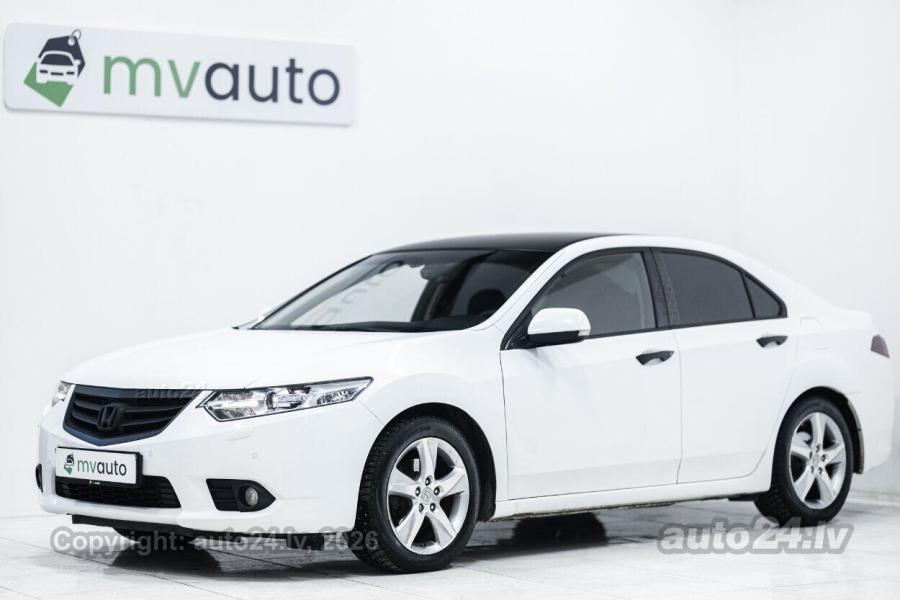 White Honda Accord 2015 in Tallinn, with an engine capacity of 2.00 L and mileage of 105 thousand km for 8990 €, photo 1 on AUTOMOTO.COM.LV
