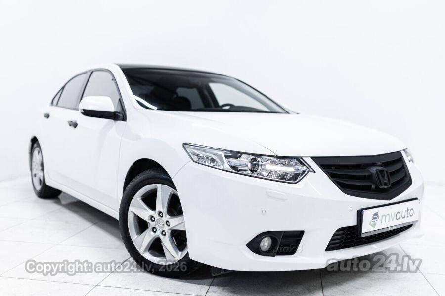 White Honda Accord 2015 in Tallinn, with an engine capacity of 2.00 L and mileage of 105 thousand km for 8990 €, photo 3 on AUTOMOTO.COM.LV