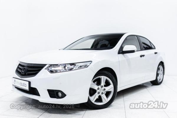White Honda Accord 2015 in Tallinn, with an engine capacity of 2.00 L and mileage of 105 thousand km for 8990 €, photo 5 on AUTOMOTO.COM.LV