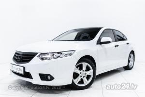 White Honda Accord 2015 in Tallinn, with an engine capacity of 2.00 L and mileage of 105 thousand km for 8990 €, photo 5 on AUTOMOTO.COM.LV