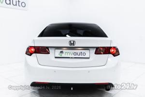 White Honda Accord 2015 in Tallinn, with an engine capacity of 2.00 L and mileage of 105 thousand km for 8990 €, photo 7 on AUTOMOTO.COM.LV