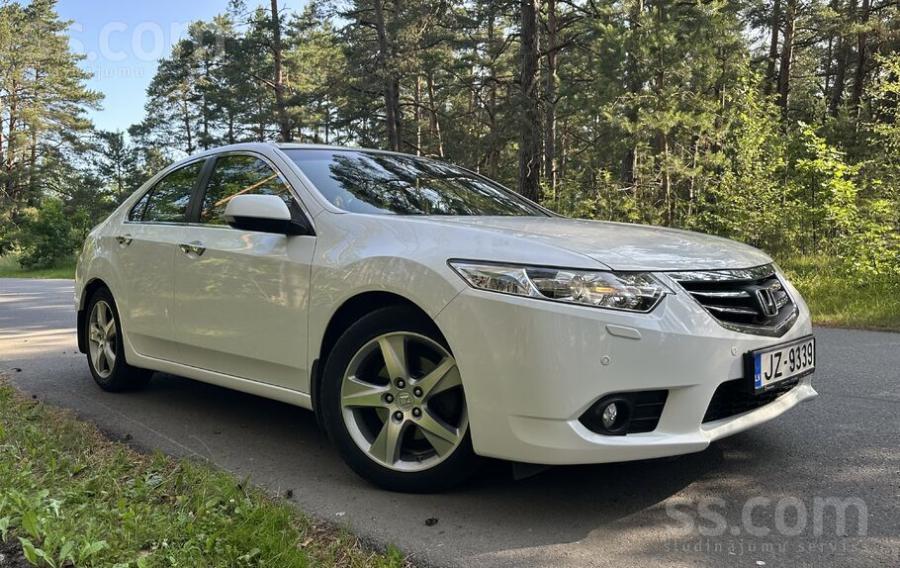 Balts Honda Accord 2015 Jūrmala, ar dzinēja tilpumu 2.00 L un nobraukumu 160 tūkst. km par 8600 €, foto 3 vietnē AUTOMOTO.COM.LV
