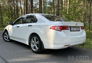 Balts Honda Accord 2015 Jūrmala, ar dzinēja tilpumu 2.00 L un nobraukumu 160 tūkst. km par 8600 €, foto 4 vietnē AUTOMOTO.COM.LV