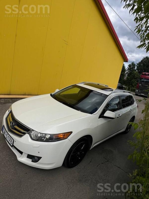 Balts Honda Accord 2008 Rīga, ar dzinēja tilpumu 2.20 L un nobraukumu 420 tūkst. km par 2350 €, foto 1 vietnē AUTOMOTO.COM.LV