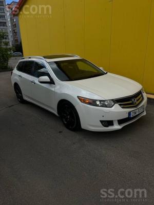 Balts Honda Accord 2008 Rīga, ar dzinēja tilpumu 2.20 L un nobraukumu 420 tūkst. km par 2350 €, foto 3 vietnē AUTOMOTO.COM.LV