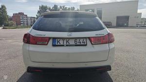 White Honda Accord 2009 in Vilnius, with an engine capacity of 2.20 L and mileage of 315 thousand km for 3999 €, photo 6 on AUTOMOTO.COM.LV