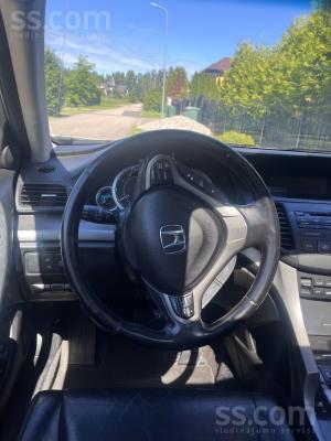 White Honda Accord 2010 in Riga, with an engine capacity of 2.20 L and mileage of 274 thousand km for 3120 €, photo 11 on AUTOMOTO.COM.LV