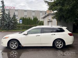 White Honda Accord 2010 in Riga, with an engine capacity of 2.20 L and mileage of 274 thousand km for 3020 €, photo 6 on AUTOMOTO.COM.LV