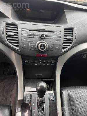 White Honda Accord 2010 in Riga, with an engine capacity of 2.20 L and mileage of 274 thousand km for 3020 €, photo 20 on AUTOMOTO.COM.LV