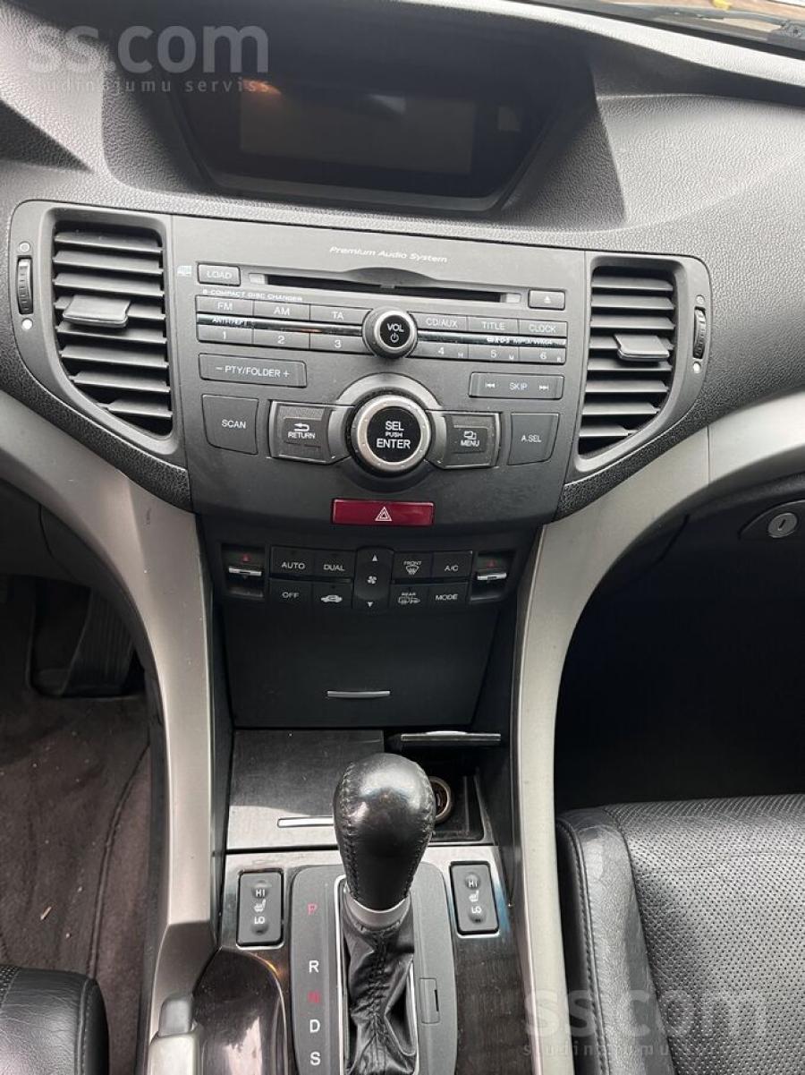 White Honda Accord 2010 in Riga, with an engine capacity of 2.20 L and mileage of 274 thousand km for 3020 €, photo 20 on AUTOMOTO.COM.LV