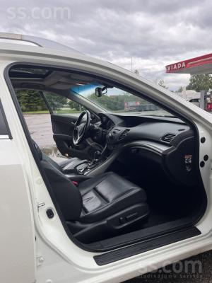 White Honda Accord 2010 in Riga, with an engine capacity of 2.20 L and mileage of 274 thousand km for 3020 €, photo 19 on AUTOMOTO.COM.LV