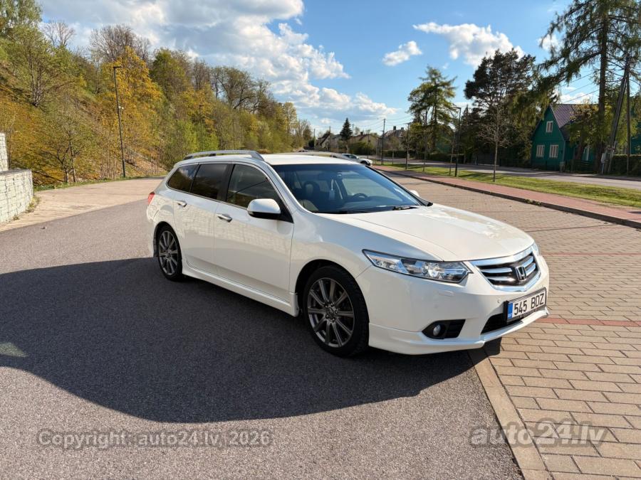 Balts Honda Accord 2011 Tallina, ar dzinēja tilpumu 2.00 L un nobraukumu 309 tūkst. km par 3500 €, foto 1 vietnē AUTOMOTO.COM.LV