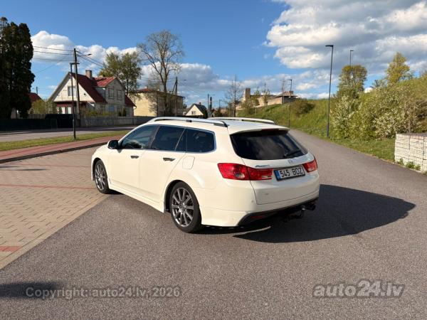 White Honda Accord 2011 in Tallinn, with an engine capacity of 2.00 L and mileage of 309 thousand km for 3500 €, photo 3 on AUTOMOTO.COM.LV