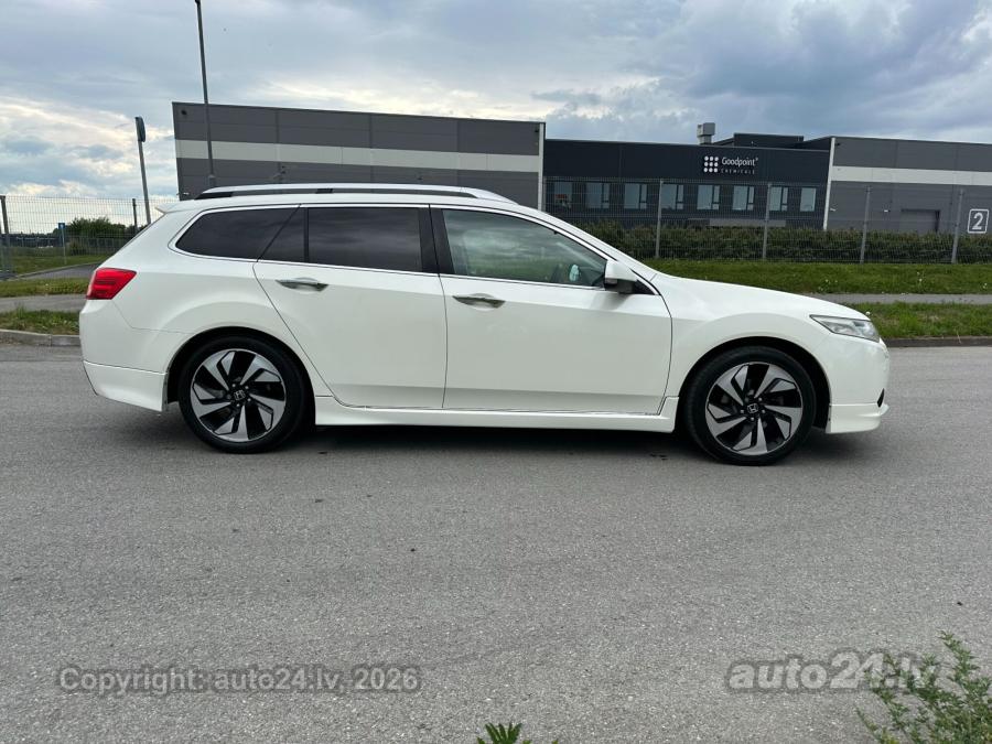 Balts Honda Accord 2012 Tallina, ar dzinēja tilpumu 2.00 L un nobraukumu 258 tūkst. km par 6900 €, foto 4 vietnē AUTOMOTO.COM.LV
