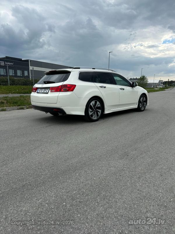 Balts Honda Accord 2012 Tallina, ar dzinēja tilpumu 2.00 L un nobraukumu 258 tūkst. km par 6900 €, foto 4 vietnē AUTOMOTO.COM.LV