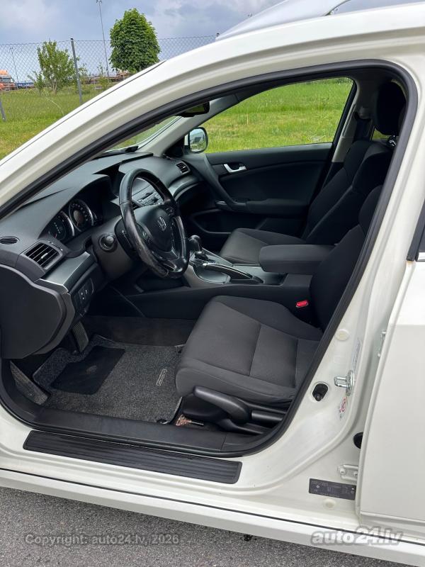 Balts Honda Accord 2012 Tallina, ar dzinēja tilpumu 2.00 L un nobraukumu 258 tūkst. km par 6900 €, foto 7 vietnē AUTOMOTO.COM.LV