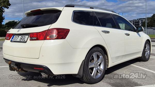 Balts Honda Accord 2012 Tallina, ar dzinēja tilpumu 2.00 L un nobraukumu 205 tūkst. km par 3300 €, foto 6 vietnē AUTOMOTO.COM.LV