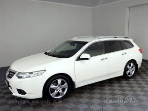 White Honda Accord 2012 in Tallinn, with an engine capacity of 2.00 L and mileage of 205 thousand km for 4499 €, photo 3 on AUTOMOTO.COM.LV