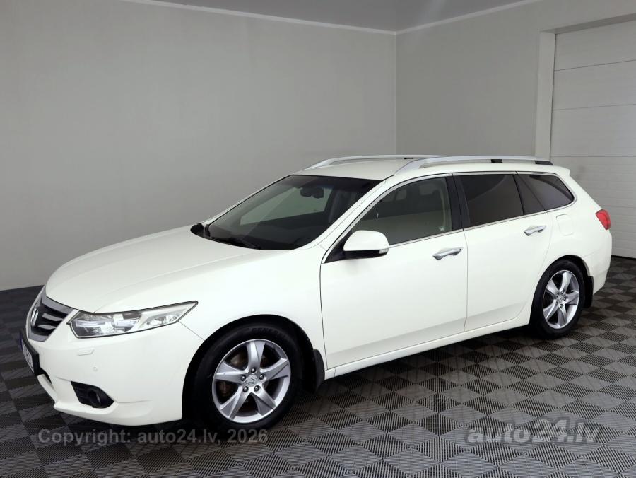 White Honda Accord 2012 in Tallinn, with an engine capacity of 2.00 L and mileage of 205 thousand km for 4499 €, photo 3 on AUTOMOTO.COM.LV