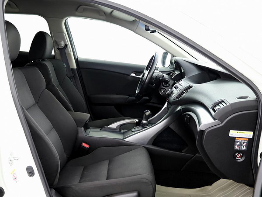 Balts Honda Accord 2012 Tallina, ar dzinēja tilpumu 2.00 L un nobraukumu 205 tūkst. km par 4499 €, foto 7 vietnē AUTOMOTO.COM.LV
