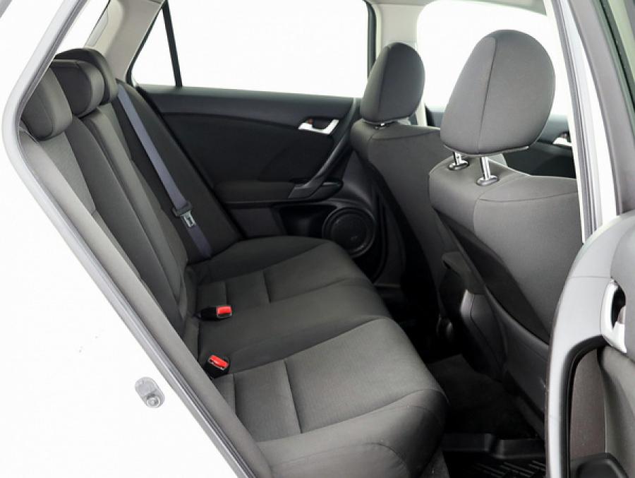 Balts Honda Accord 2012 Tallina, ar dzinēja tilpumu 2.00 L un nobraukumu 205 tūkst. km par 4499 €, foto 8 vietnē AUTOMOTO.COM.LV