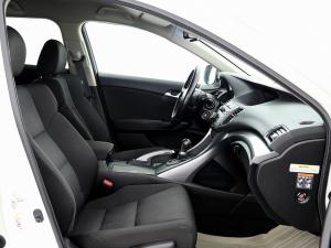 Balts Honda Accord 2012 Tallina, ar dzinēja tilpumu 2.00 L un nobraukumu 205 tūkst. km par 4499 €, foto 14 vietnē AUTOMOTO.COM.LV