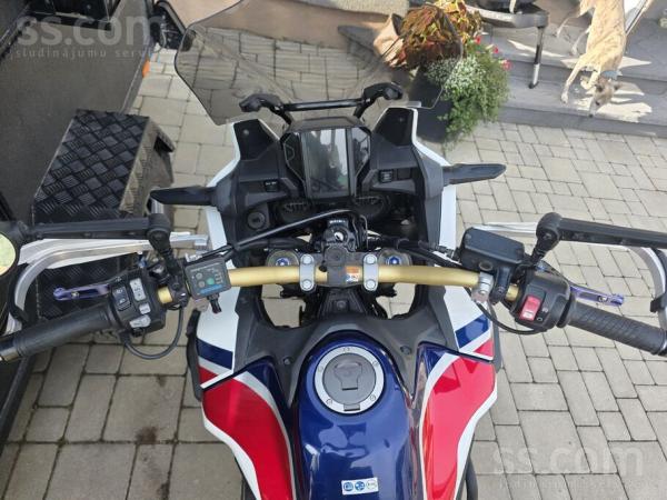 Honda Africa Twin 2018 in Riga, with an engine capacity of 1.00 L and mileage of 0 thousand km for 10270 €, photo 5 on AUTOMOTO.COM.LV