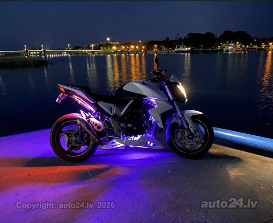 Серый Хонда CB 1000 2008 в Пярну, объемом двигателя 1.00 л и пробегом 33 тыс. км за 5200 €, фото 3 на AUTOMOTO.COM.LV