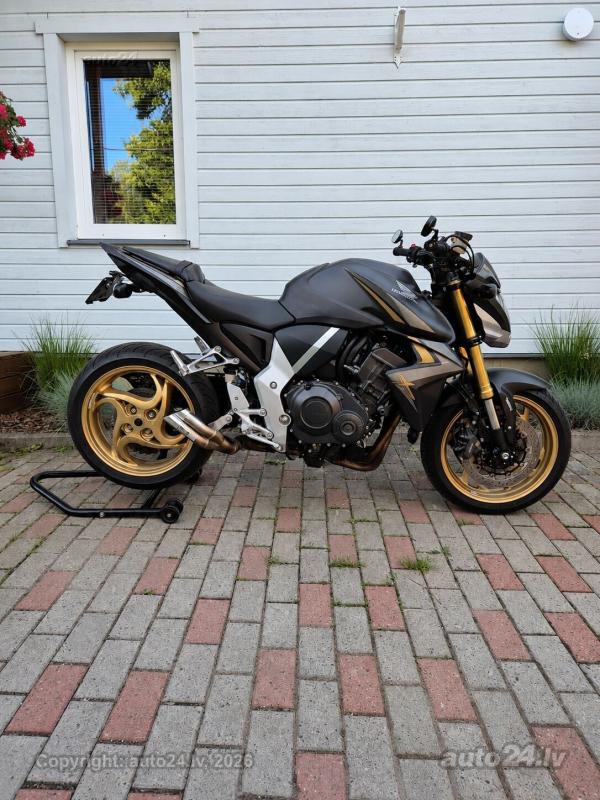 Honda CB 1000 2014 Tallina, ar dzinēja tilpumu 1.00 L un nobraukumu 22 tūkst. km par 6199 €, foto 2 vietnē AUTOMOTO.COM.LV