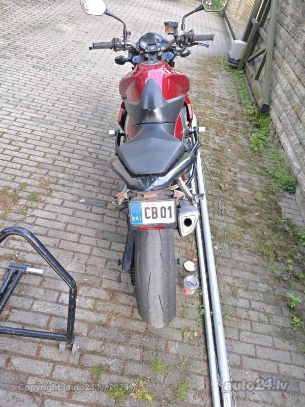 Red Honda CB 1000 2008 in Tallinn, with an engine capacity of 1.00 L and mileage of 28 thousand km for 5000 €, photo 4 on AUTOMOTO.COM.LV
