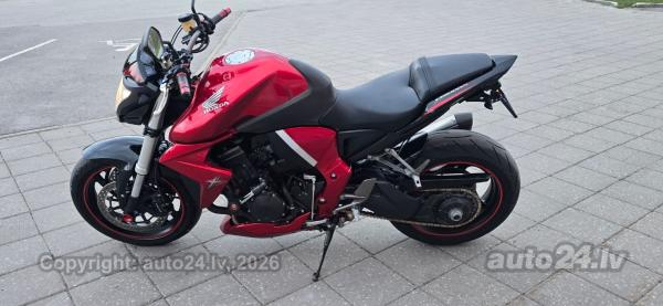 Red Honda CB 1000 2010 in Tallinn, with an engine capacity of 1.00 L and mileage of 17 thousand km for 6200 €, photo 5 on AUTOMOTO.COM.LV