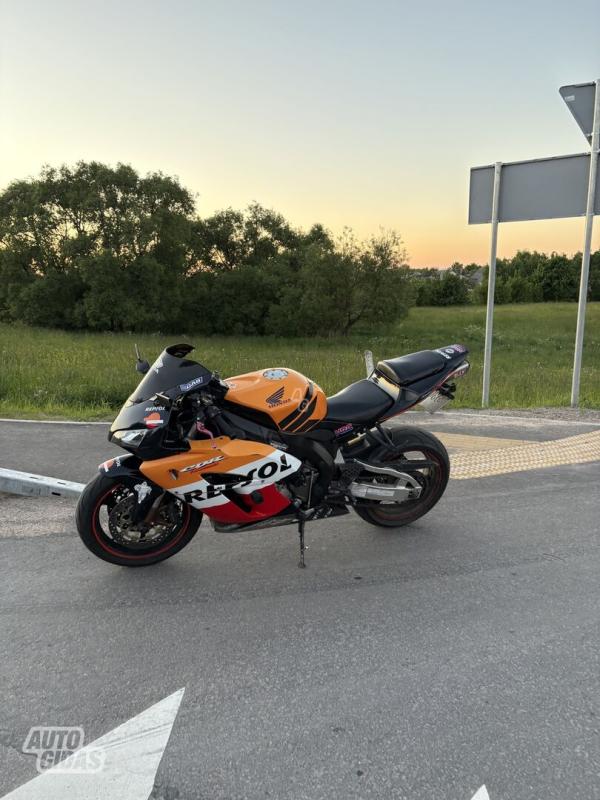 Honda CB 1000R 2006 Trakai, ar dzinēja tilpumu 0.00 L un nobraukumu 0 tūkst. km par 2000 €, foto 1 vietnē AUTOMOTO.COM.LV