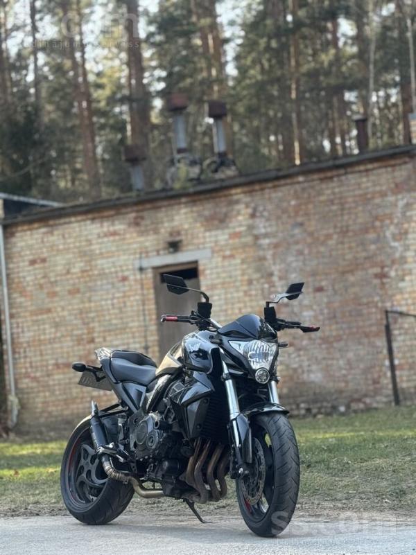 Honda CB 1000R 2008 Rīga, ar dzinēja tilpumu 1.00 L un nobraukumu 0 tūkst. km par 3950 €, foto 1 vietnē AUTOMOTO.COM.LV