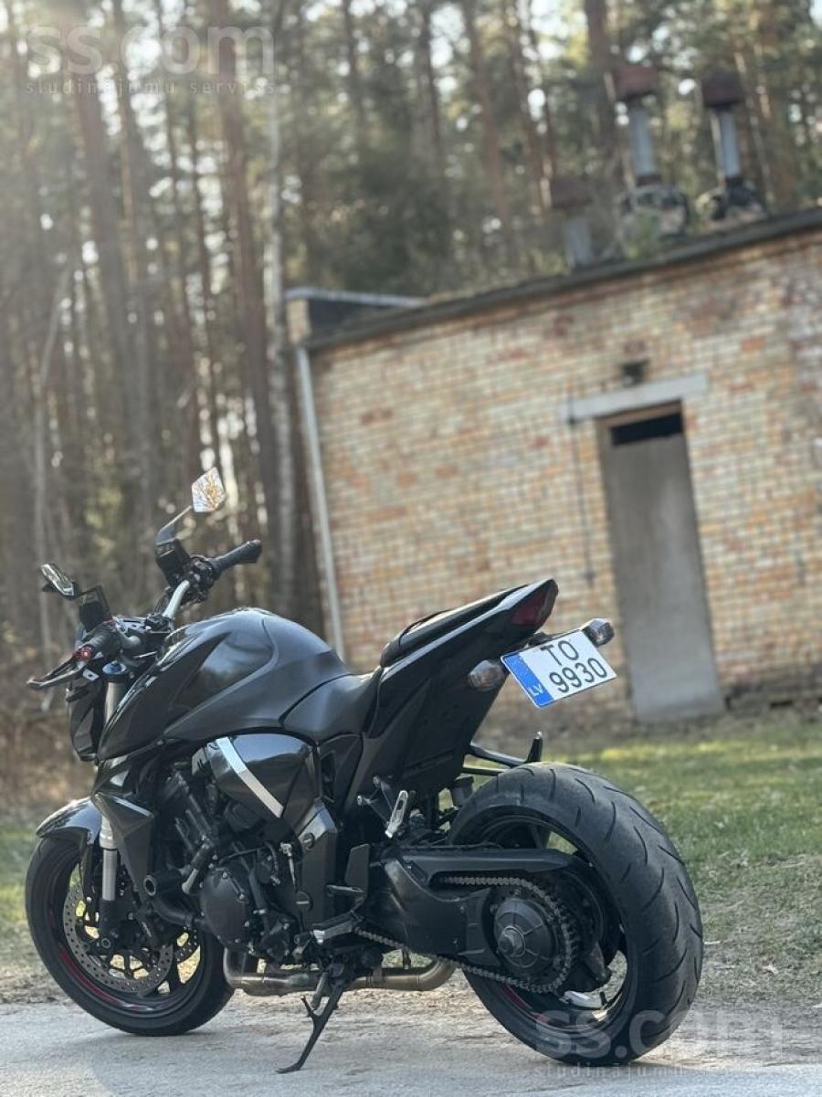 Honda CB 1000R 2008 Rīga, ar dzinēja tilpumu 1.00 L un nobraukumu 0 tūkst. km par 3950 €, foto 5 vietnē AUTOMOTO.COM.LV