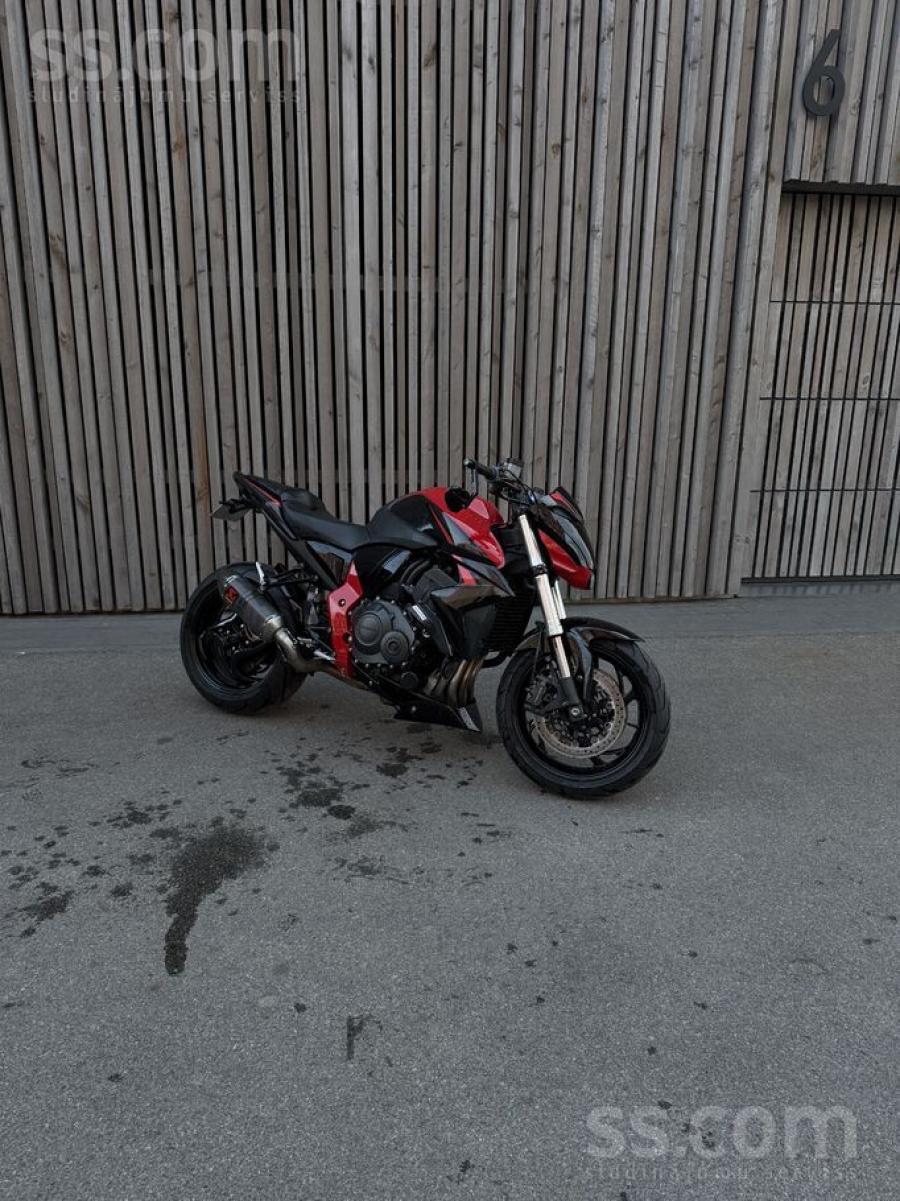 Honda CB 1000R 2008 in Riga, with an engine capacity of 1.00 L and mileage of 0 thousand km for 4800 €, photo 1 on AUTOMOTO.COM.LV