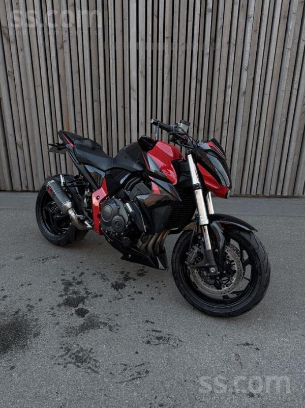 Хонда CB 1000R 2008 в Рига, объемом двигателя 1.00 л и пробегом 0 тыс. км за 4800 €, фото 2 на AUTOMOTO.COM.LV