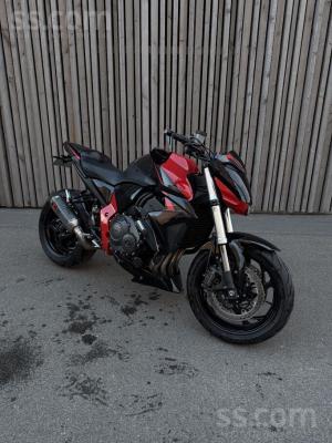 Honda CB 1000R 2008 in Riga, with an engine capacity of 1.00 L and mileage of 0 thousand km for 4800 €, photo 3 on AUTOMOTO.COM.LV