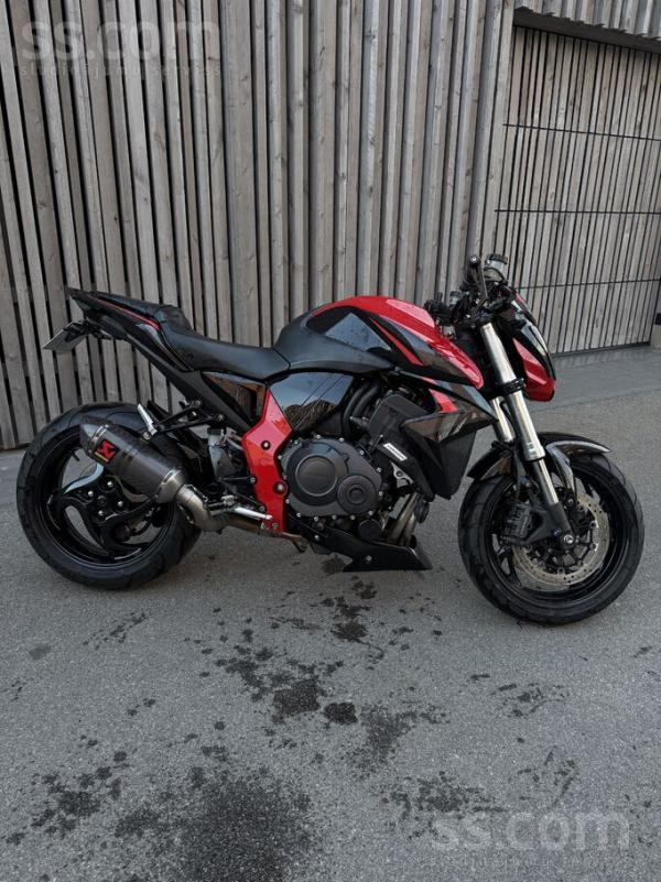 Хонда CB 1000R 2008 в Рига, объемом двигателя 1.00 л и пробегом 0 тыс. км за 4800 €, фото 3 на AUTOMOTO.COM.LV