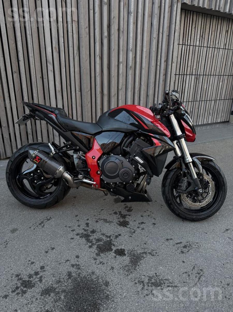 Honda CB 1000R 2008 in Riga, with an engine capacity of 1.00 L and mileage of 0 thousand km for 4800 €, photo 4 on AUTOMOTO.COM.LV