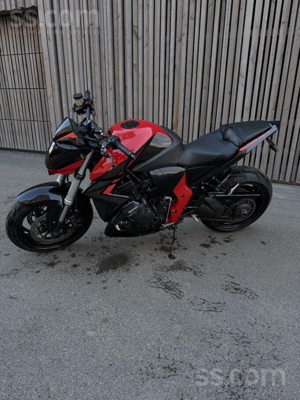 Хонда CB 1000R 2008 в Рига, объемом двигателя 1.00 л и пробегом 0 тыс. км за 4800 €, фото 4 на AUTOMOTO.COM.LV