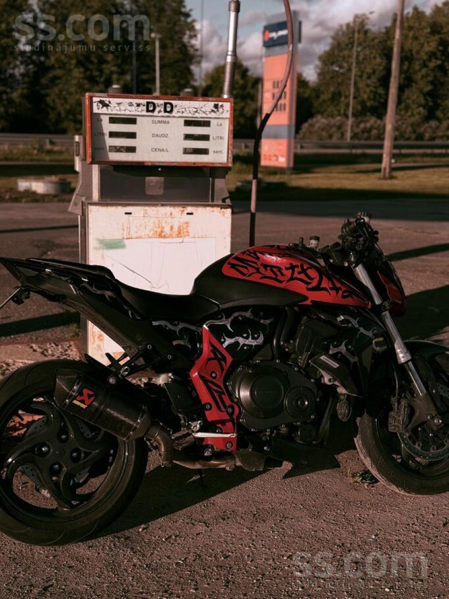 Honda CB 1000R 2008 Rīga, ar dzinēja tilpumu 1.00 L un nobraukumu 0 tūkst. km par 3999 €, foto 1 vietnē AUTOMOTO.COM.LV