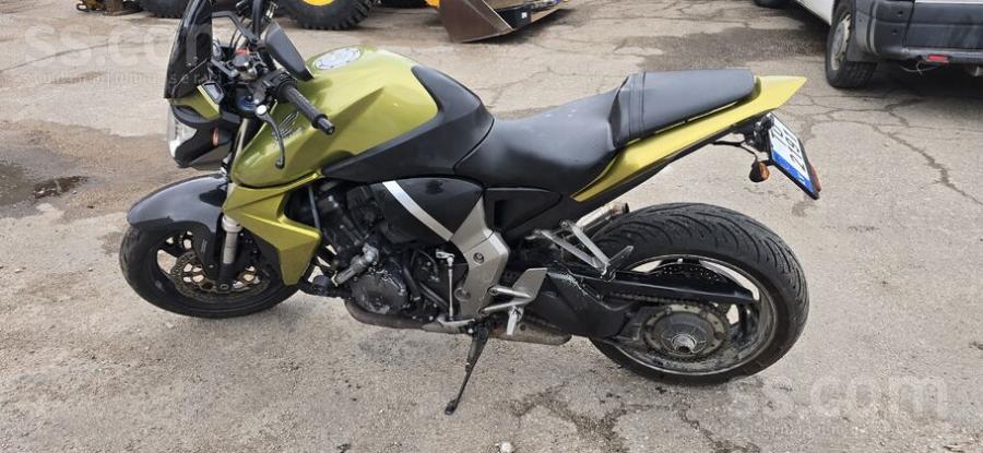 Honda CB 1000R 2009 in Rezekne, with an engine capacity of 1.00 L and mileage of 0 thousand km for 3500 €, photo 1 on AUTOMOTO.COM.LV