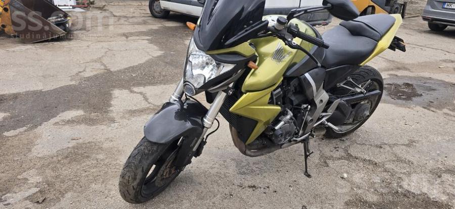 Honda CB 1000R 2009 in Rezekne, with an engine capacity of 1.00 L and mileage of 0 thousand km for 3500 €, photo 4 on AUTOMOTO.COM.LV